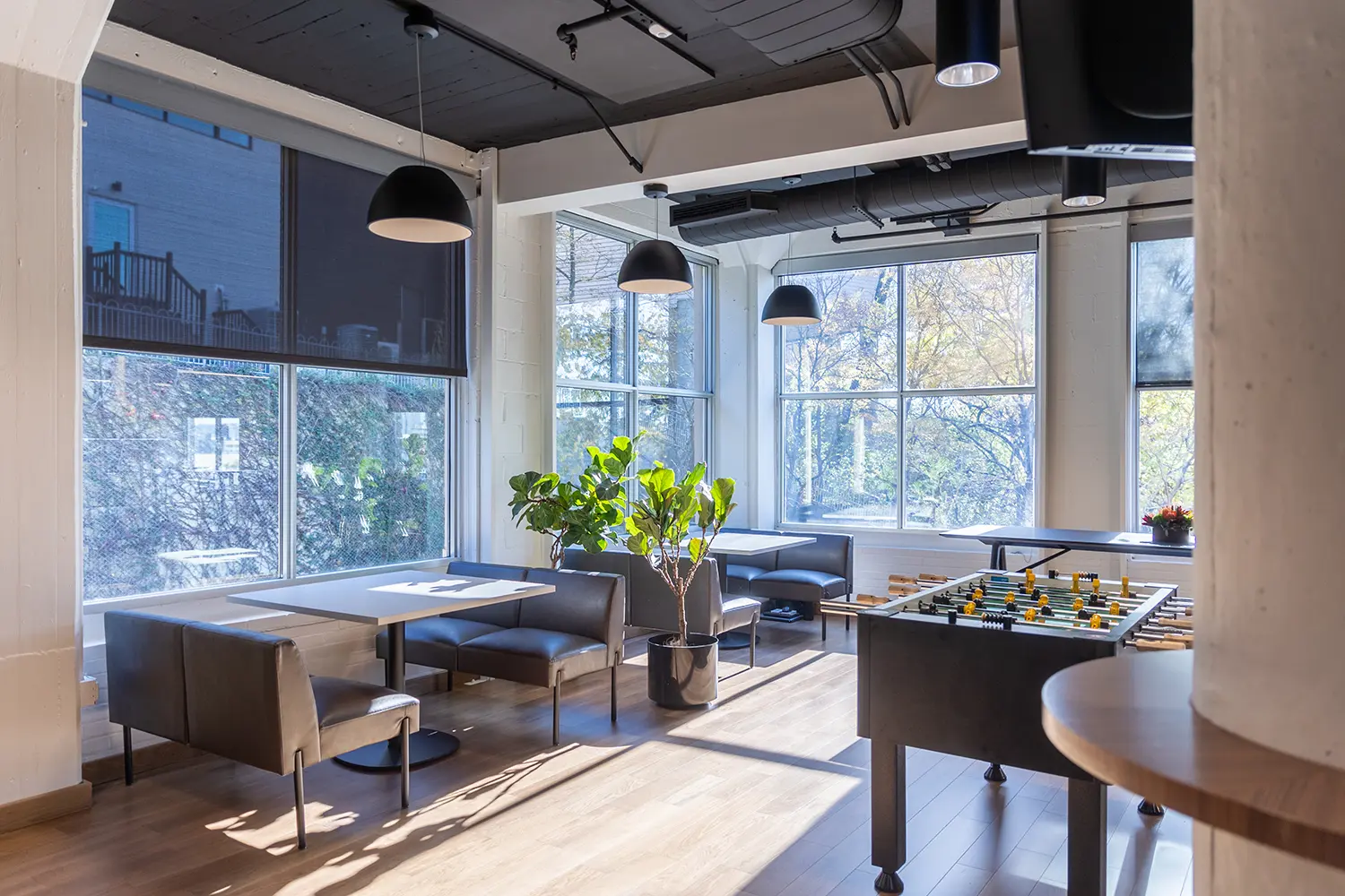 Three Common Sense Design Strategies for Hybrid Workspaces - Hixson ...